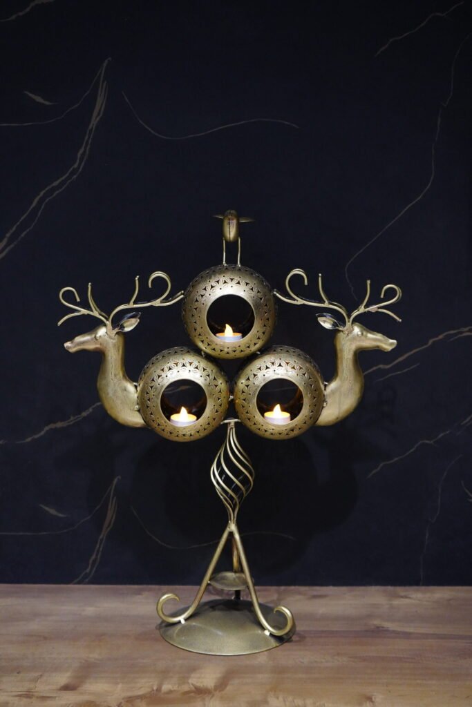 IRON 3 LOTA W/DEER FACE T-LITE HOLDER - Artline Creation